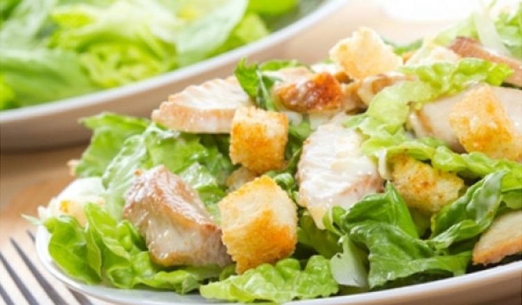 Ensalada con crutones y Pan Tajado Integral Santa Clara - Industria ...